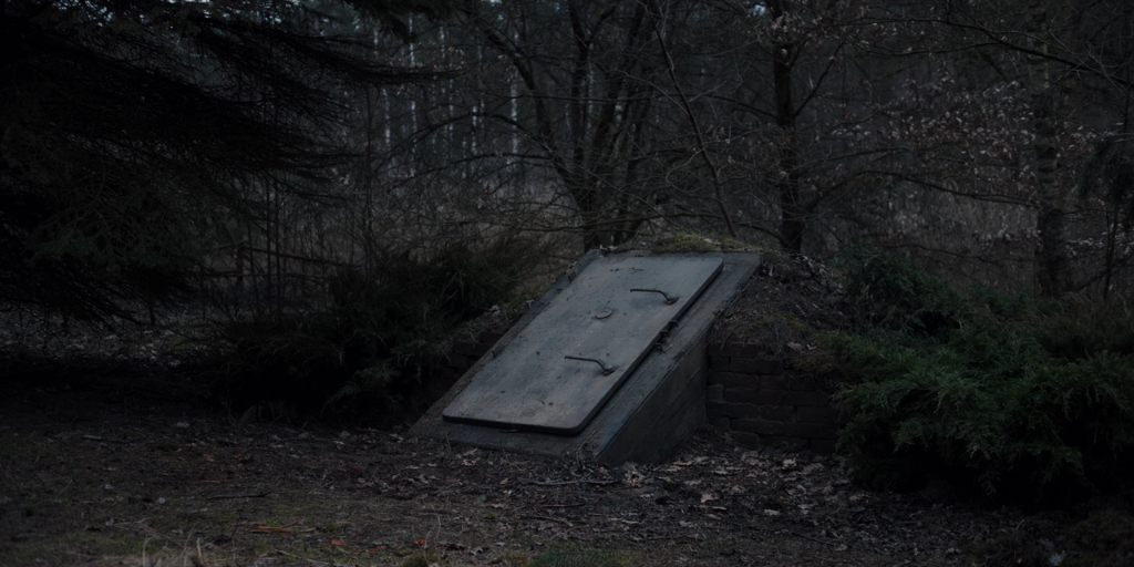 Dark – Season 1, Episode 1: “Secrets” – Father Son Holy Gore
