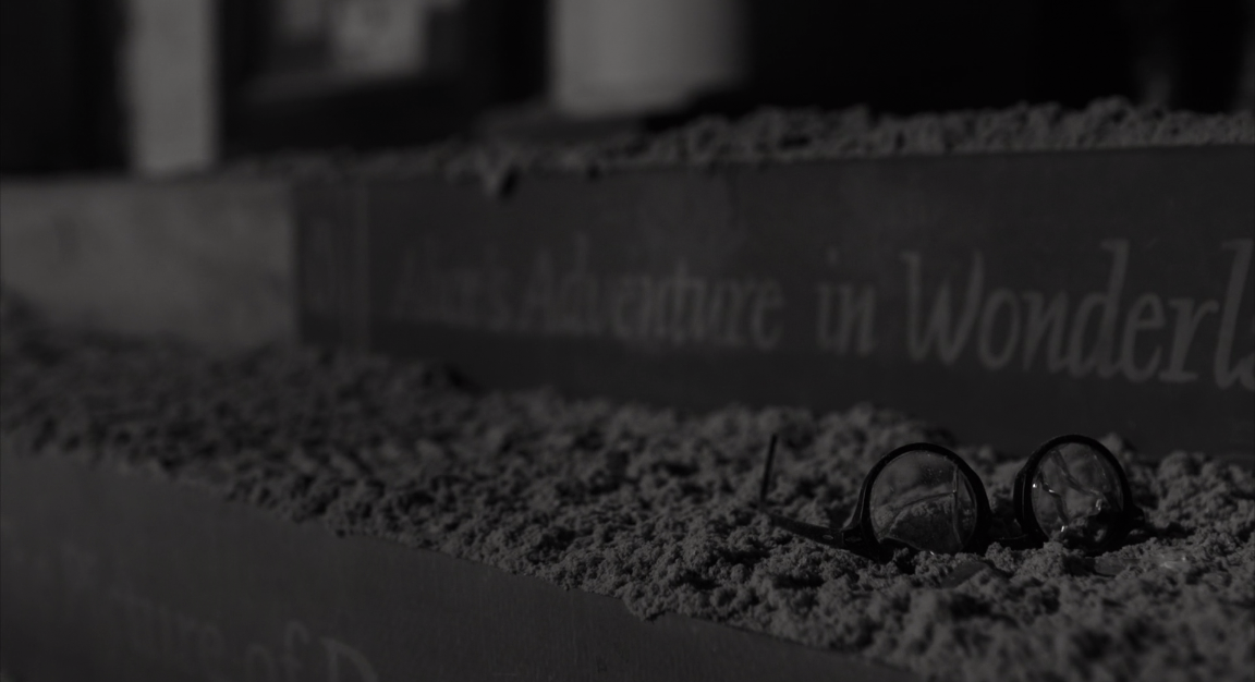 The Twilight Zone – SEASON 1 FINALE: “Blurryman” – Father Son Holy Gore