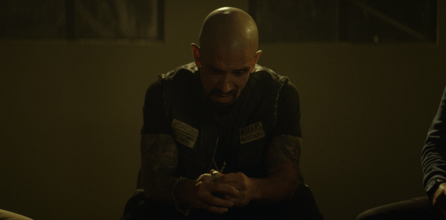 Mayans M.C. 4×02: “Hymn Among Ruins” – Father Son Holy Gore